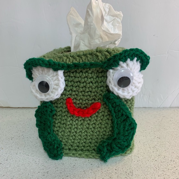 Hand Crafted | Accents | Frog Tissue Box Cover New Handmade Crochet ...